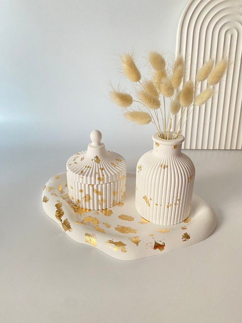 Irregular Tray, Trinket jar & Ribbed Flower Vase Bundle 24 – Decorrista